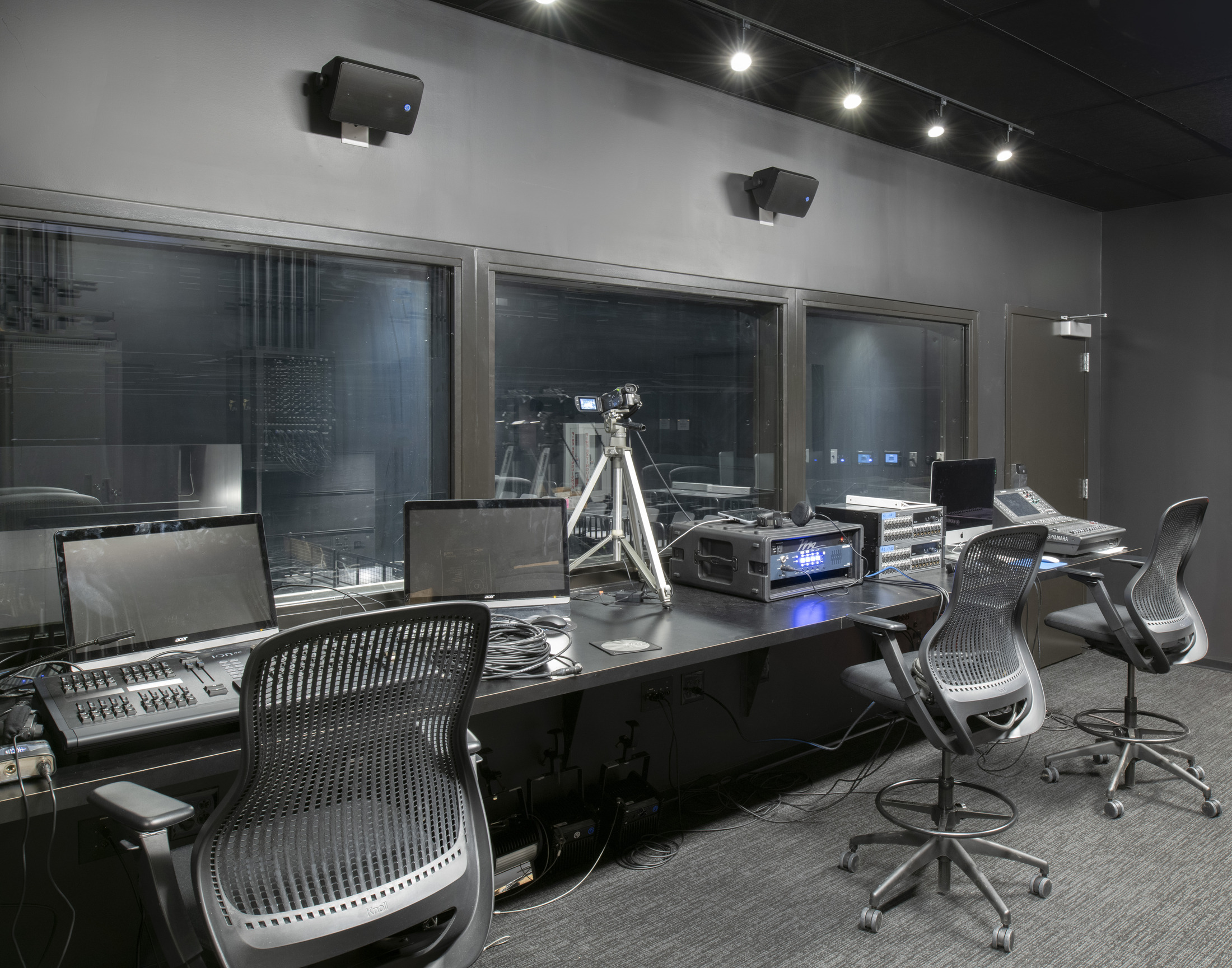 Interiors + Sources Talks Optimizing Hybrid Technology - DLR Group