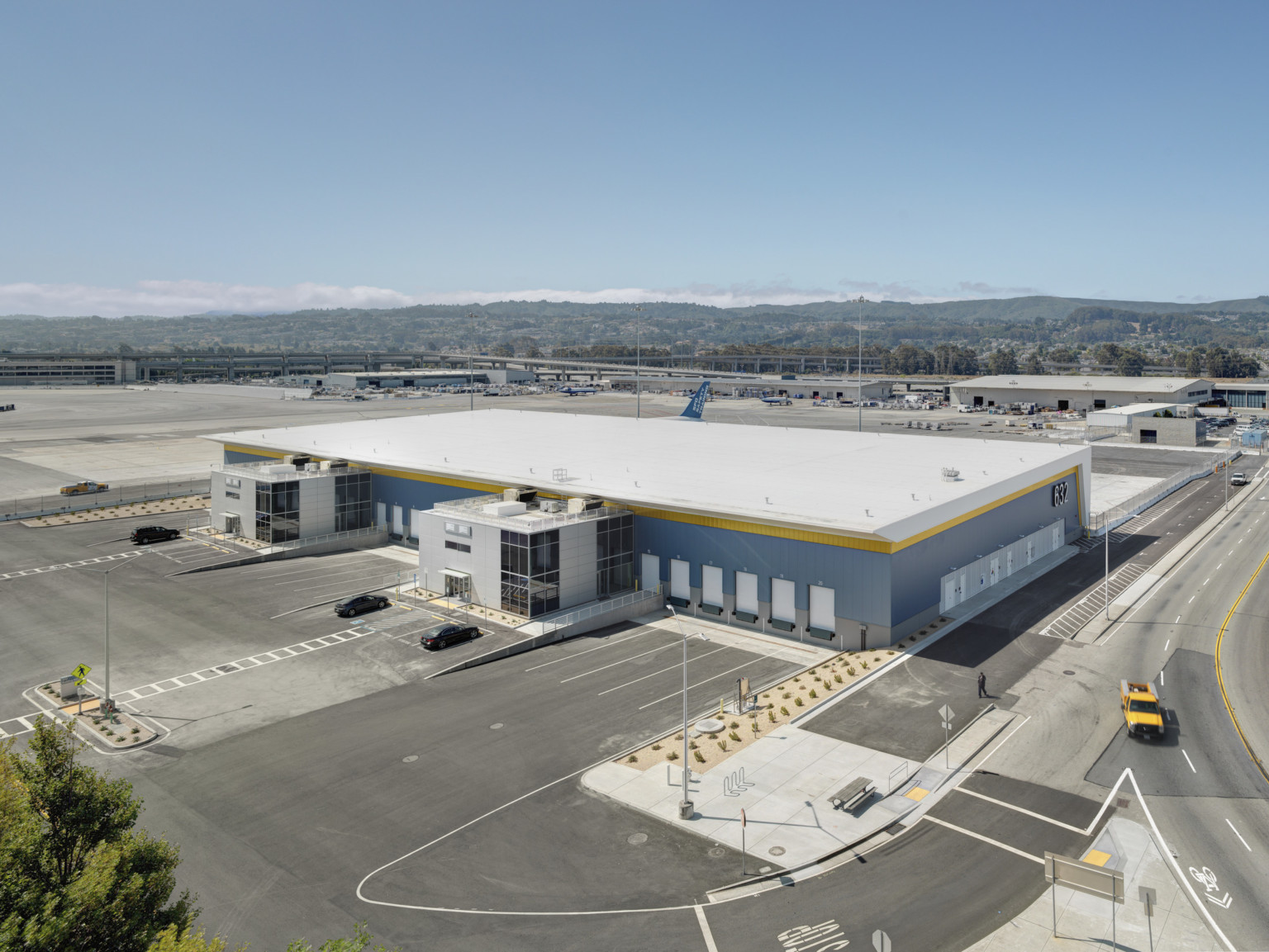 SFO West Field Cargo Facility - DLR Group