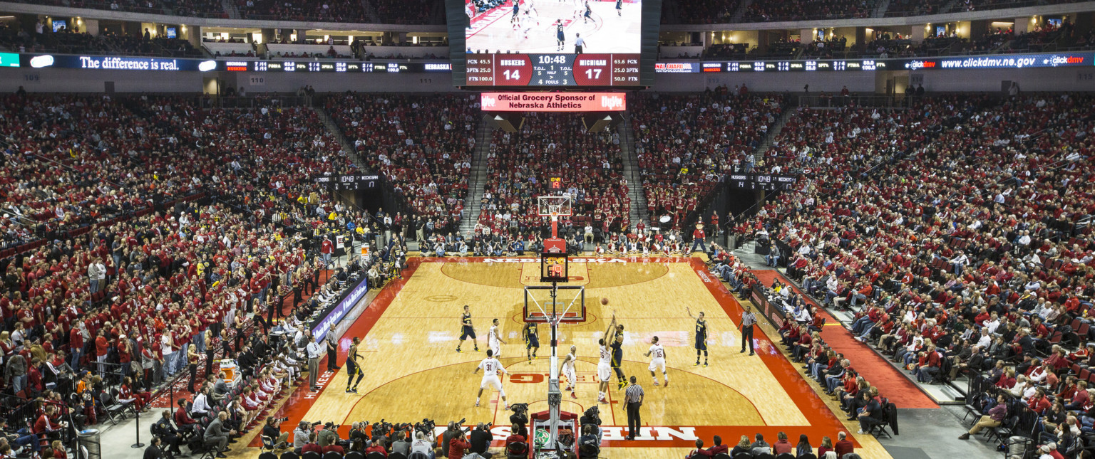 Pinnacle Bank Arena - DLR Group